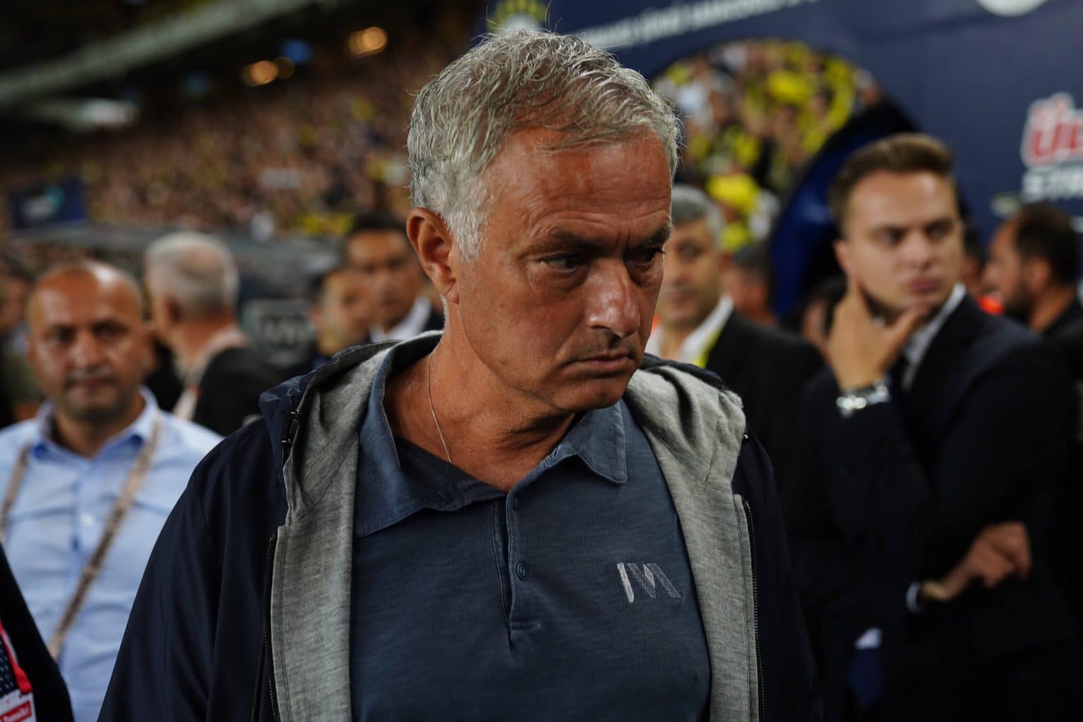 'The Crying One': alvo de provocações, Mourinho se enfurece e deixa ...