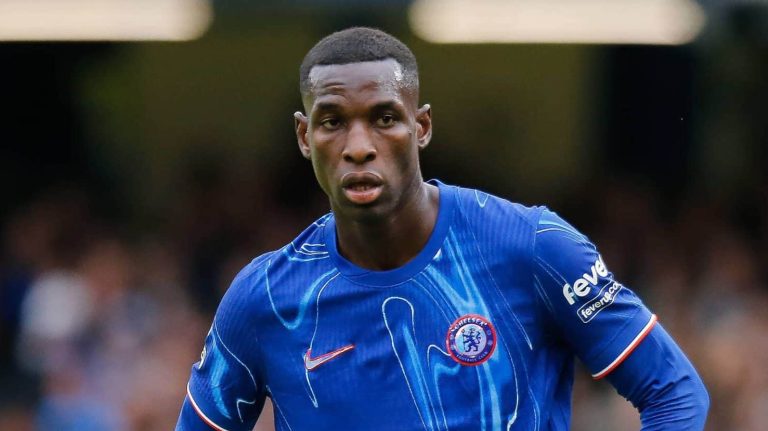 Nicolas Jackson completa volta por cima após recado de ídolo do Chelsea